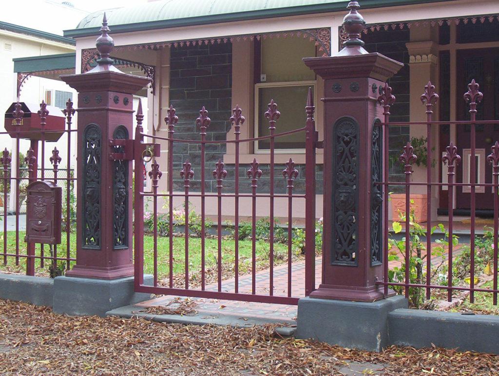 Lion Post Traditional Design – non rust aluminium – Discount Hardware ...